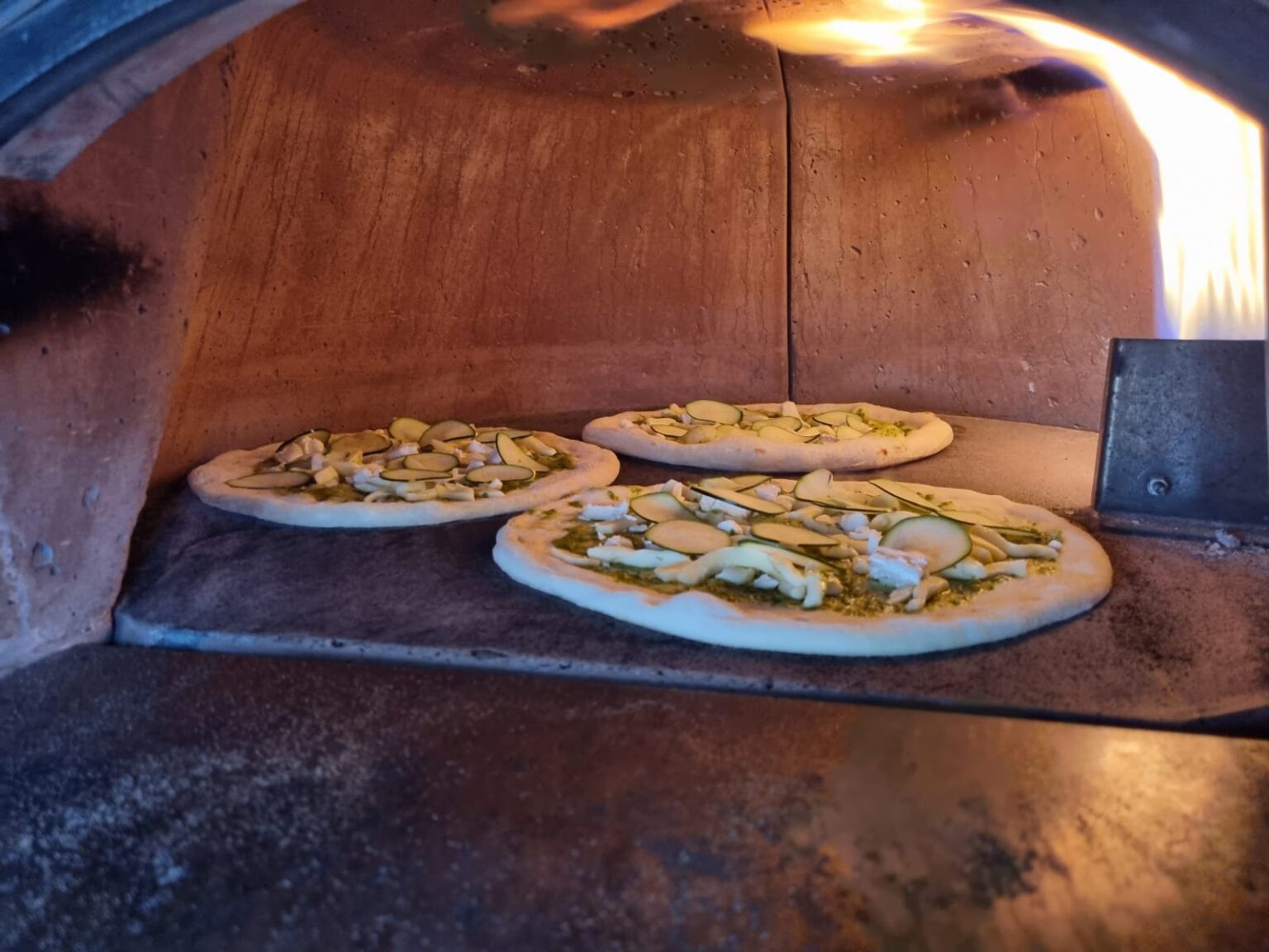 Pizza Van Hire East Grinstead - Stone Baked Pizzas | Monster Foods